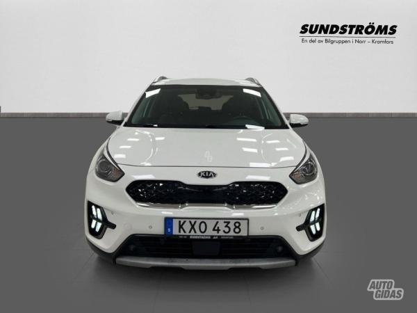White Kia Niro 2021 in Kaunas, with an engine capacity of 0.00 L and mileage of 83 thousand km for 23595 €, photo 3 on AUTOMOTO.COM.LV