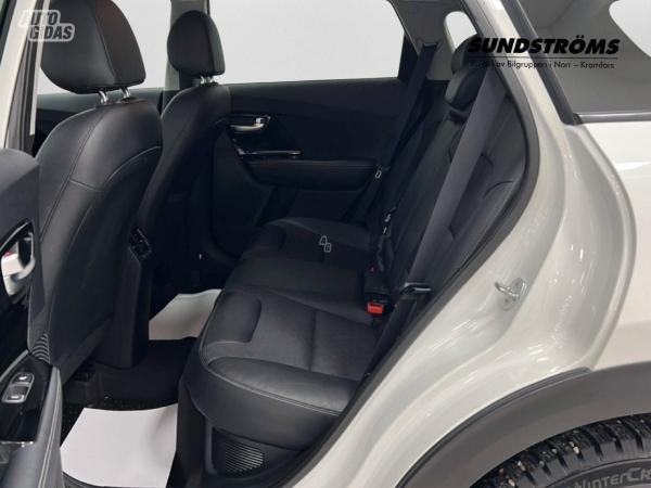 White Kia Niro 2021 in Kaunas, with an engine capacity of 0.00 L and mileage of 83 thousand km for 23595 €, photo 10 on AUTOMOTO.COM.LV