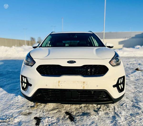 Balts Kia Niro 2021 Klaipėda, ar dzinēja tilpumu 1.58 L un nobraukumu 71 tūkst. km par 15800 €, foto 3 vietnē AUTOMOTO.COM.LV
