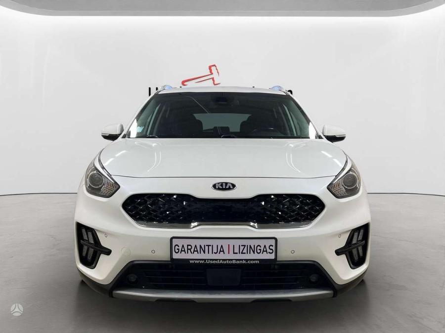 White Kia Niro 2021 in Marijampole, with an engine capacity of 1.58 L and mileage of 112 thousand km for 16335 €, photo 2 on AUTOMOTO.COM.LV