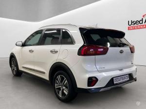 White Kia Niro 2021 in Marijampole, with an engine capacity of 1.58 L and mileage of 112 thousand km for 16335 €, photo 6 on AUTOMOTO.COM.LV