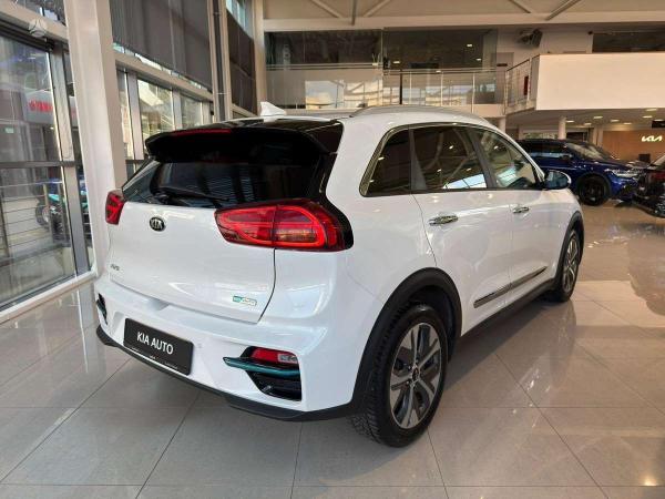 Balts Kia Niro 2021 Viļņa, ar dzinēja tilpumu 0.00 L un nobraukumu 103 tūkst. km par 19900 €, foto 2 vietnē AUTOMOTO.COM.LV