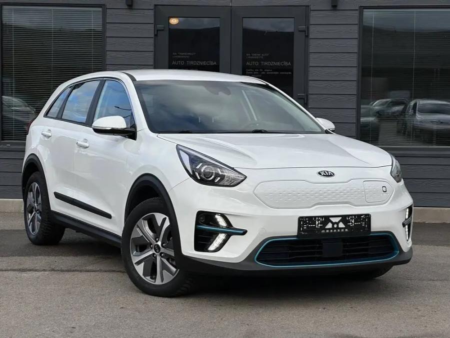 Balts Kia Niro 2021 Jelgava, ar dzinēja tilpumu 0.10 L un nobraukumu 19 tūkst. km par 19950 €, foto 1 vietnē AUTOMOTO.COM.LV
