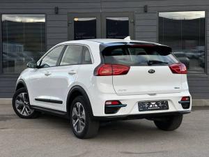 Balts Kia Niro 2021 Jelgava, ar dzinēja tilpumu 0.10 L un nobraukumu 19 tūkst. km par 19950 €, foto 3 vietnē AUTOMOTO.COM.LV