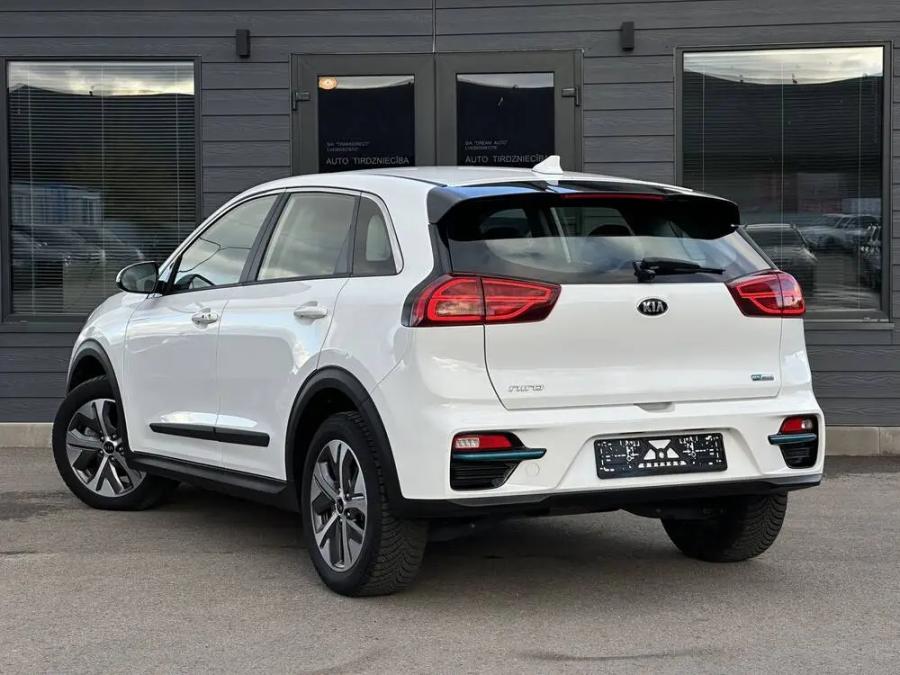 Balts Kia Niro 2021 Jelgava, ar dzinēja tilpumu 0.10 L un nobraukumu 19 tūkst. km par 19950 €, foto 3 vietnē AUTOMOTO.COM.LV