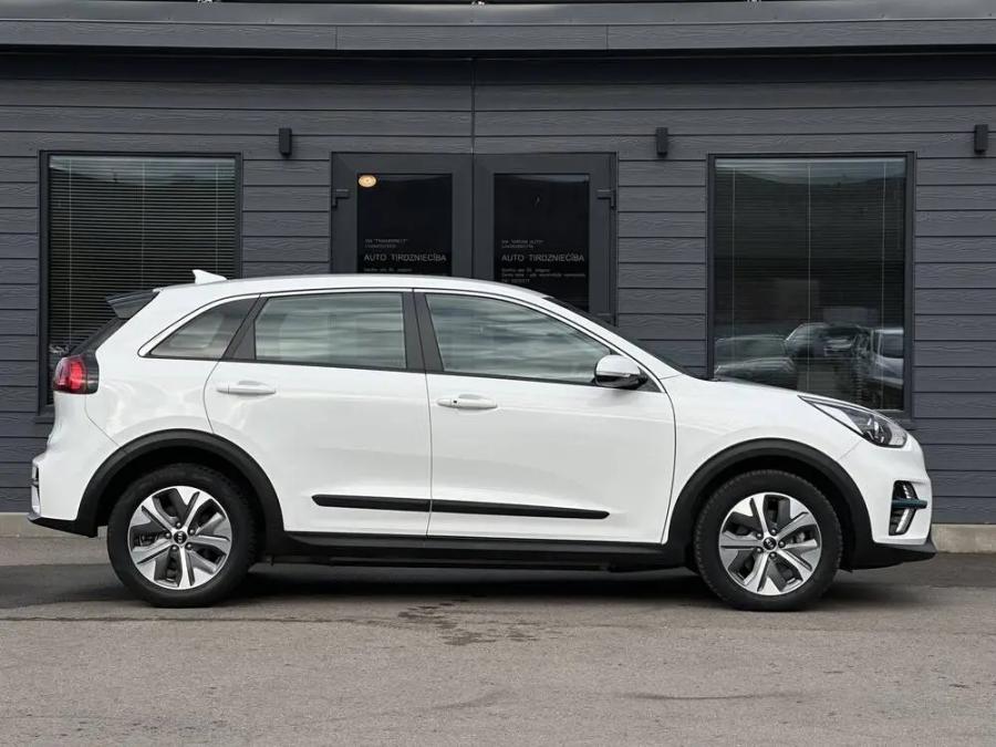 Balts Kia Niro 2021 Jelgava, ar dzinēja tilpumu 0.10 L un nobraukumu 19 tūkst. km par 19950 €, foto 6 vietnē AUTOMOTO.COM.LV