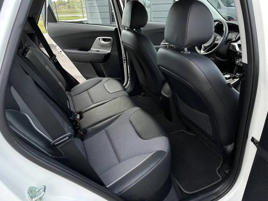 Balts Kia Niro 2021 Jelgava, ar dzinēja tilpumu 0.10 L un nobraukumu 19 tūkst. km par 19950 €, foto 8 vietnē AUTOMOTO.COM.LV