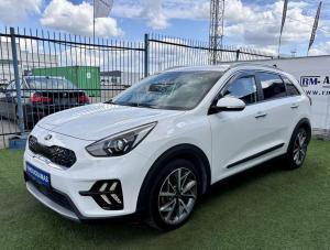 Белый Киа Niro 2021 в Паневежис, объемом двигателя 1.59 л и пробегом 202 тыс. км за 11700 €, фото  на AUTOMOTO.COM.LV