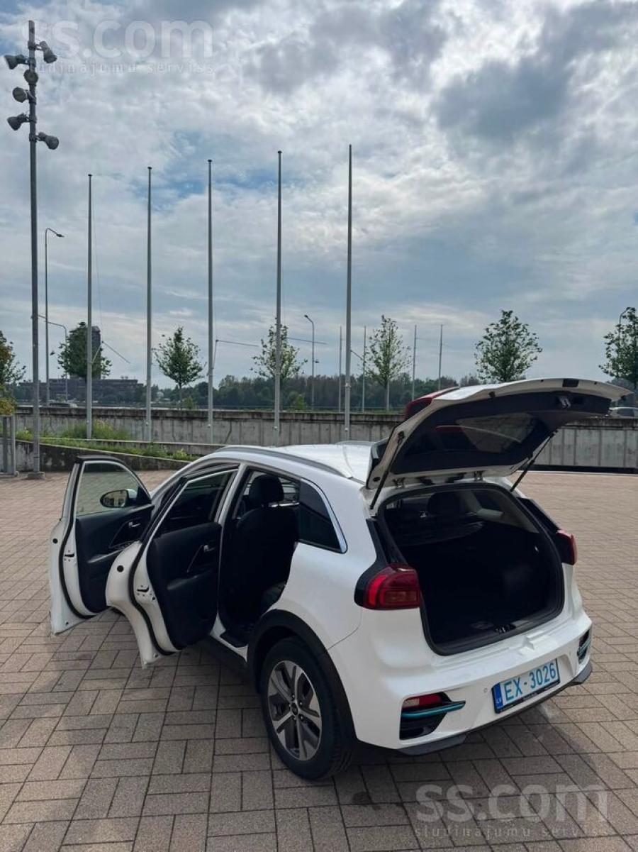 Balts Kia Niro 2021 Rīga, ar dzinēja tilpumu 0.00 L un nobraukumu 82 tūkst. km par 20500 €, foto 5 vietnē AUTOMOTO.COM.LV