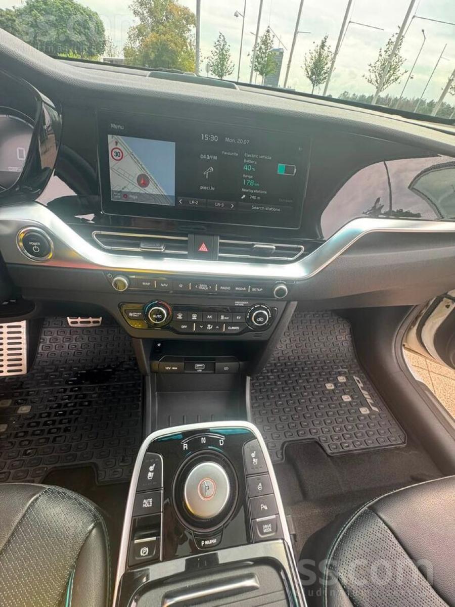 Balts Kia Niro 2021 Rīga, ar dzinēja tilpumu 0.00 L un nobraukumu 82 tūkst. km par 20500 €, foto 8 vietnē AUTOMOTO.COM.LV