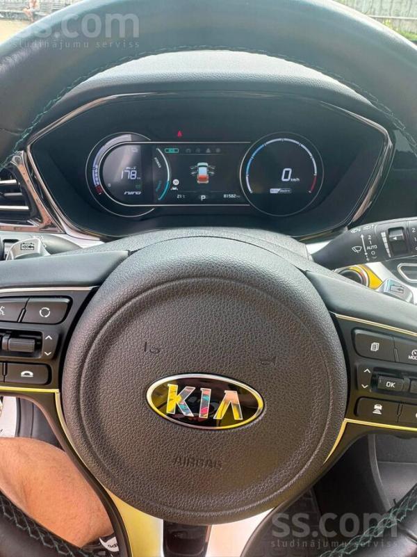 White Kia Niro 2021 in Riga, with an engine capacity of 0.00 L and mileage of 82 thousand km for 20500 €, photo 8 on AUTOMOTO.COM.LV