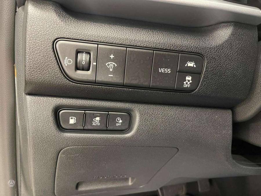 Balts Kia Niro 2021 Marijampole, ar dzinēja tilpumu 1.58 L un nobraukumu 162 tūkst. km par 12088 €, foto 12 vietnē AUTOMOTO.COM.LV