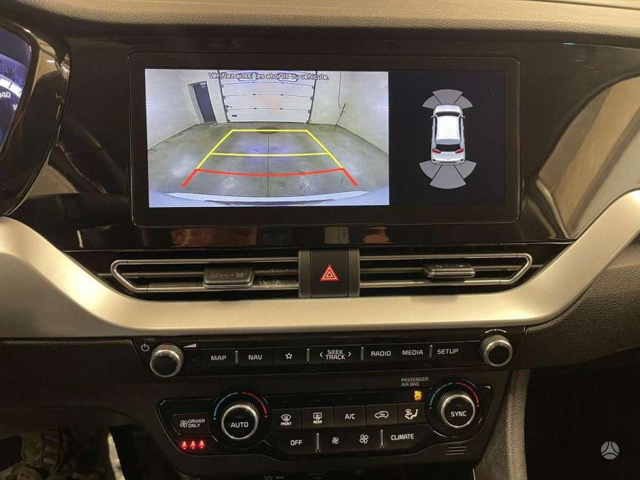Balts Kia Niro 2021 Marijampole, ar dzinēja tilpumu 1.58 L un nobraukumu 162 tūkst. km par 12088 €, foto 14 vietnē AUTOMOTO.COM.LV