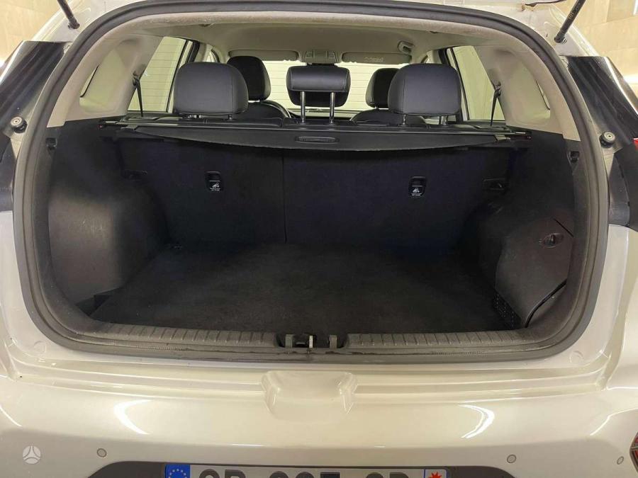 Balts Kia Niro 2021 Marijampole, ar dzinēja tilpumu 1.58 L un nobraukumu 162 tūkst. km par 12088 €, foto 16 vietnē AUTOMOTO.COM.LV