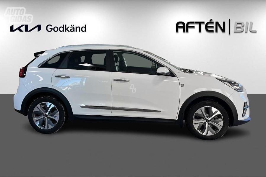 White Kia Niro 2022 in Kaunas, with an engine capacity of 0.00 L and mileage of 90 thousand km for 29093 €, photo 6 on AUTOMOTO.COM.LV