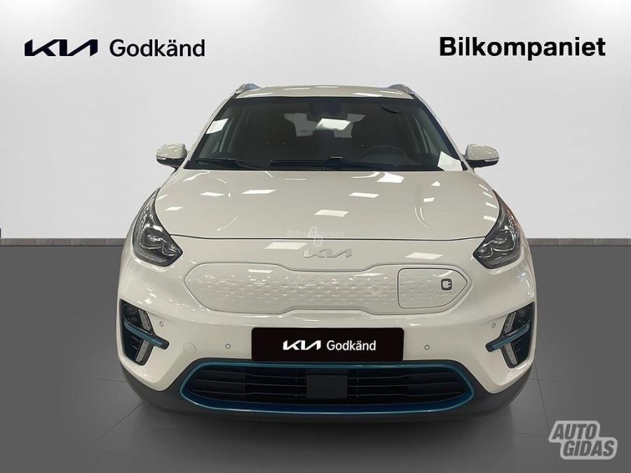 White Kia Niro 2022 in Kaunas, with an engine capacity of 0.00 L and mileage of 51 thousand km for 28811 €, photo 2 on AUTOMOTO.COM.LV