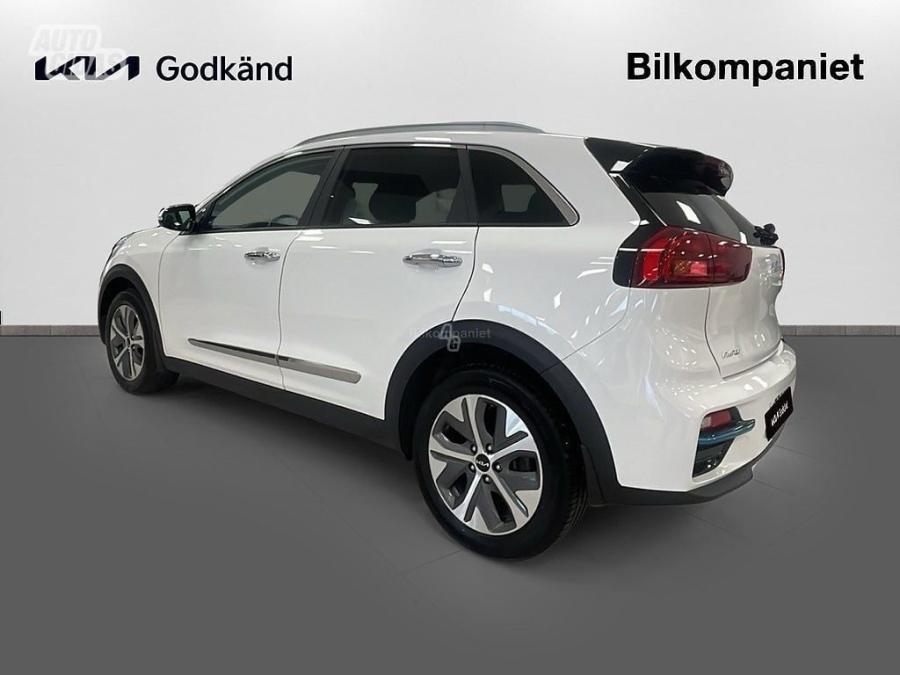 White Kia Niro 2022 in Kaunas, with an engine capacity of 0.00 L and mileage of 51 thousand km for 28811 €, photo 6 on AUTOMOTO.COM.LV