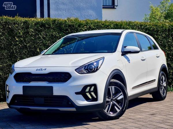 Balts Kia Niro 2022 Kauņa, ar dzinēja tilpumu 1.60 L un nobraukumu 20 tūkst. km par 24233 €, foto 1 vietnē AUTOMOTO.COM.LV