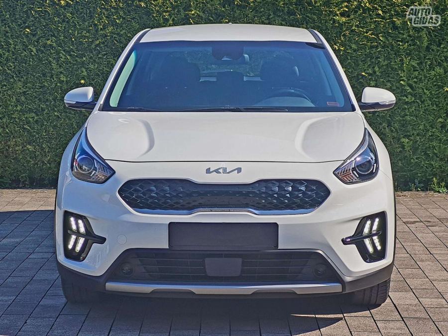 Balts Kia Niro 2022 Kauņa, ar dzinēja tilpumu 1.60 L un nobraukumu 20 tūkst. km par 24233 €, foto 2 vietnē AUTOMOTO.COM.LV