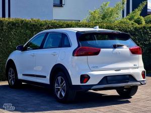 Balts Kia Niro 2022 Kauņa, ar dzinēja tilpumu 1.60 L un nobraukumu 20 tūkst. km par 24233 €, foto 5 vietnē AUTOMOTO.COM.LV