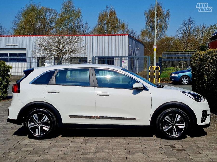 Balts Kia Niro 2022 Kauņa, ar dzinēja tilpumu 1.60 L un nobraukumu 20 tūkst. km par 24233 €, foto 8 vietnē AUTOMOTO.COM.LV