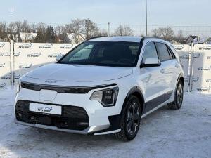 White Kia Niro 2022 in Vilnius, with an engine capacity of 0.00 L and mileage of 99 thousand km for 23900 €, photo  on AUTOMOTO.COM.LV