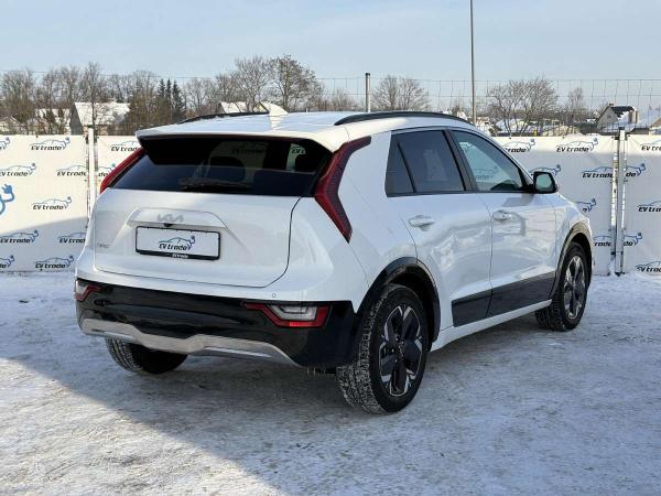 Balts Kia Niro 2022 Viļņa, ar dzinēja tilpumu 0.00 L un nobraukumu 99 tūkst. km par 23900 €, foto 2 vietnē AUTOMOTO.COM.LV