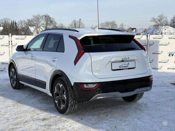 Balts Kia Niro 2022 Viļņa, ar dzinēja tilpumu 0.00 L un nobraukumu 99 tūkst. km par 23900 €, foto 4 vietnē AUTOMOTO.COM.LV