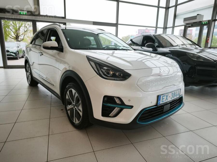 Белый Киа Niro 2022 в Рига, объемом двигателя 0.00 л и пробегом 44 тыс. км за 24900 €, фото 5 на AUTOMOTO.COM.LV