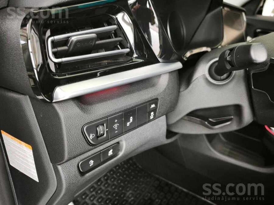 Белый Киа Niro 2022 в Рига, объемом двигателя 0.00 л и пробегом 44 тыс. км за 24900 €, фото 13 на AUTOMOTO.COM.LV