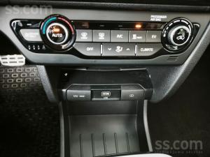 Белый Киа Niro 2022 в Рига, объемом двигателя 0.00 л и пробегом 44 тыс. км за 24900 €, фото 25 на AUTOMOTO.COM.LV