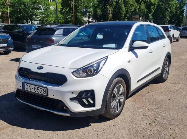 Balts Kia Niro 2022 Jelgava, ar dzinēja tilpumu 1.60 L un nobraukumu 157 tūkst. km par 11900 €, foto 1 vietnē AUTOMOTO.COM.LV