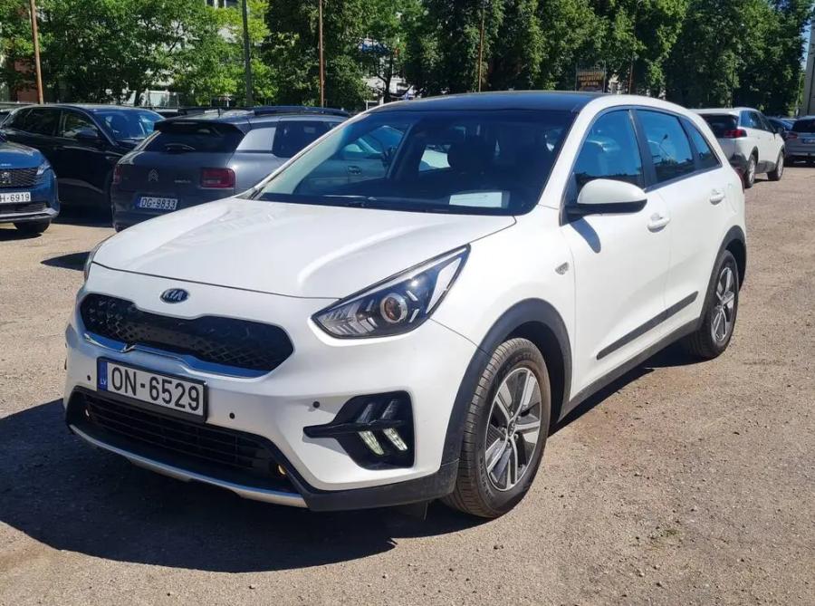 Balts Kia Niro 2022 Jelgava, ar dzinēja tilpumu 1.60 L un nobraukumu 157 tūkst. km par 11900 €, foto 1 vietnē AUTOMOTO.COM.LV