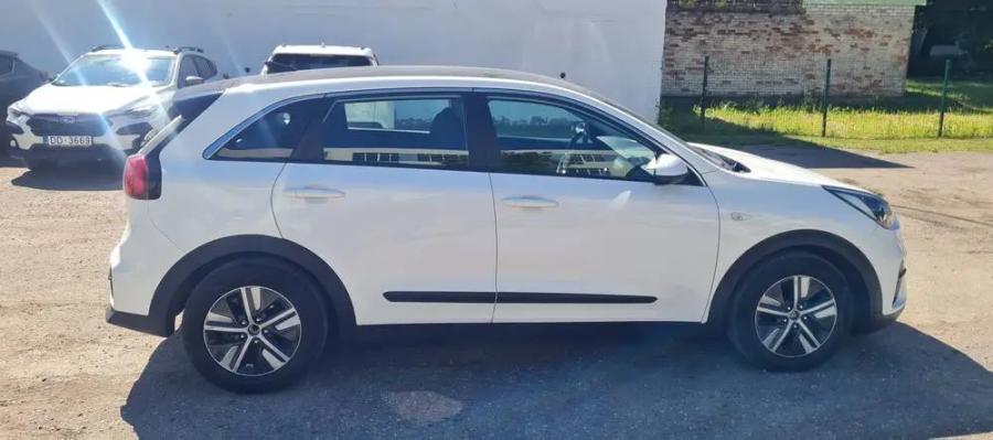 Balts Kia Niro 2022 Jelgava, ar dzinēja tilpumu 1.60 L un nobraukumu 157 tūkst. km par 11900 €, foto 6 vietnē AUTOMOTO.COM.LV