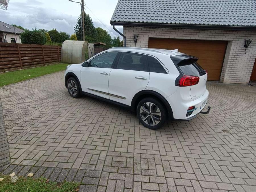 Balts Kia Niro 2022 Tauragė, ar dzinēja tilpumu 0.00 L un nobraukumu 90 tūkst. km par 10000 €, foto 7 vietnē AUTOMOTO.COM.LV