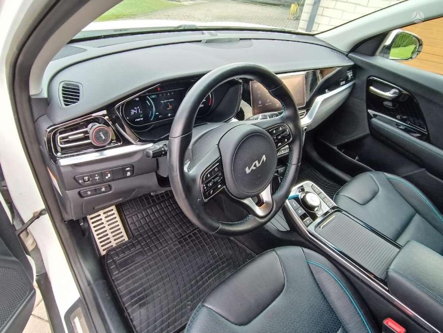 Balts Kia Niro 2022 Tauragė, ar dzinēja tilpumu 0.00 L un nobraukumu 90 tūkst. km par 10000 €, foto 10 vietnē AUTOMOTO.COM.LV