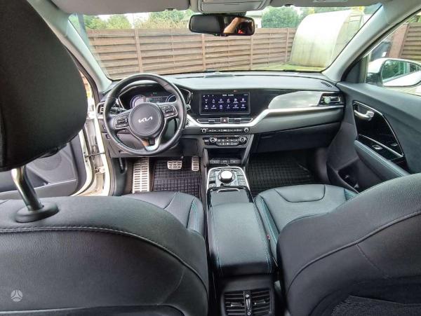 Balts Kia Niro 2022 Tauragė, ar dzinēja tilpumu 0.00 L un nobraukumu 90 tūkst. km par 10000 €, foto 11 vietnē AUTOMOTO.COM.LV