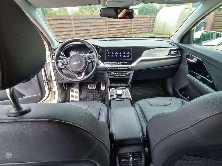 Balts Kia Niro 2022 Tauragė, ar dzinēja tilpumu 0.00 L un nobraukumu 90 tūkst. km par 10000 €, foto 11 vietnē AUTOMOTO.COM.LV