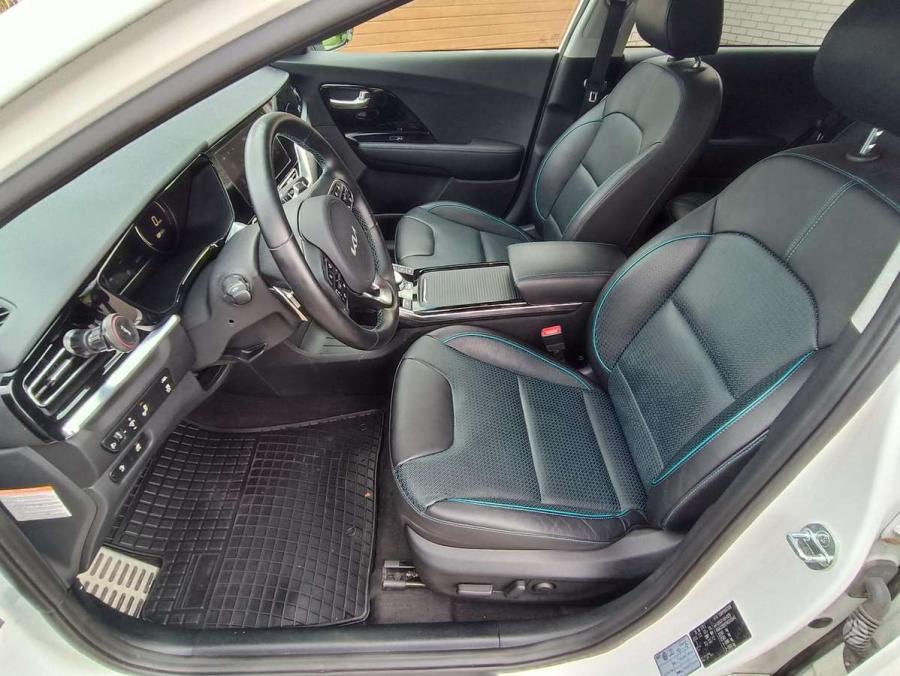 Balts Kia Niro 2022 Tauragė, ar dzinēja tilpumu 0.00 L un nobraukumu 90 tūkst. km par 10000 €, foto 12 vietnē AUTOMOTO.COM.LV