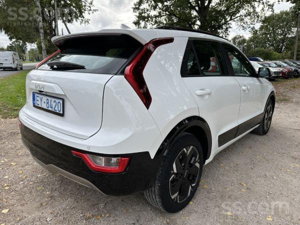 Balts Kia Niro 2022 Rīga, ar dzinēja tilpumu 1.60 L un nobraukumu 42 tūkst. km par 26490 €, foto 6 vietnē AUTOMOTO.COM.LV