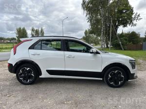 Balts Kia Niro 2022 Rīga, ar dzinēja tilpumu 1.60 L un nobraukumu 42 tūkst. km par 26490 €, foto 7 vietnē AUTOMOTO.COM.LV