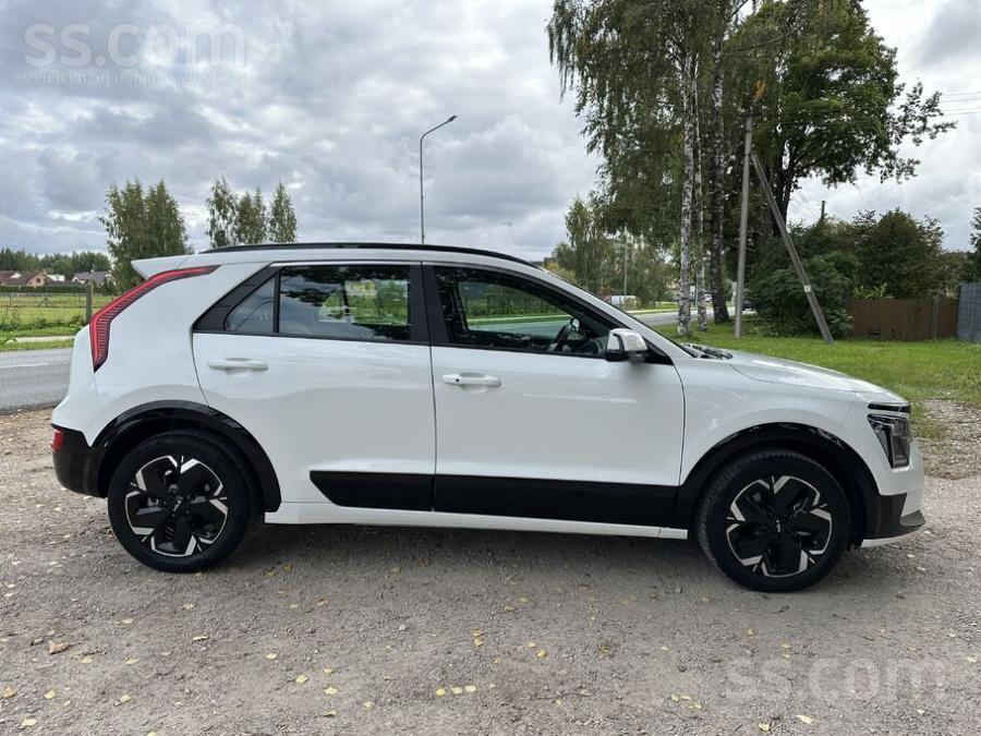 Balts Kia Niro 2022 Rīga, ar dzinēja tilpumu 1.60 L un nobraukumu 42 tūkst. km par 26490 €, foto 7 vietnē AUTOMOTO.COM.LV