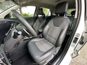 Balts Kia Niro 2022 Rīga, ar dzinēja tilpumu 1.60 L un nobraukumu 42 tūkst. km par 26490 €, foto 12 vietnē AUTOMOTO.COM.LV