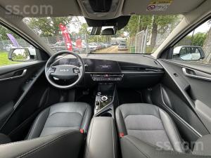 Balts Kia Niro 2022 Rīga, ar dzinēja tilpumu 1.60 L un nobraukumu 42 tūkst. km par 26490 €, foto 20 vietnē AUTOMOTO.COM.LV