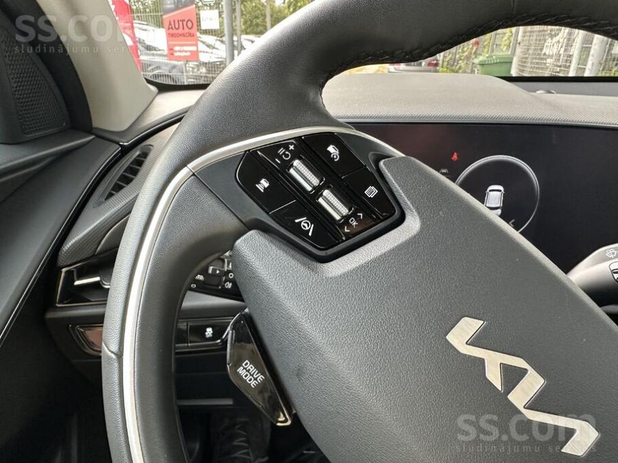 Balts Kia Niro 2022 Rīga, ar dzinēja tilpumu 1.60 L un nobraukumu 42 tūkst. km par 26490 €, foto 24 vietnē AUTOMOTO.COM.LV