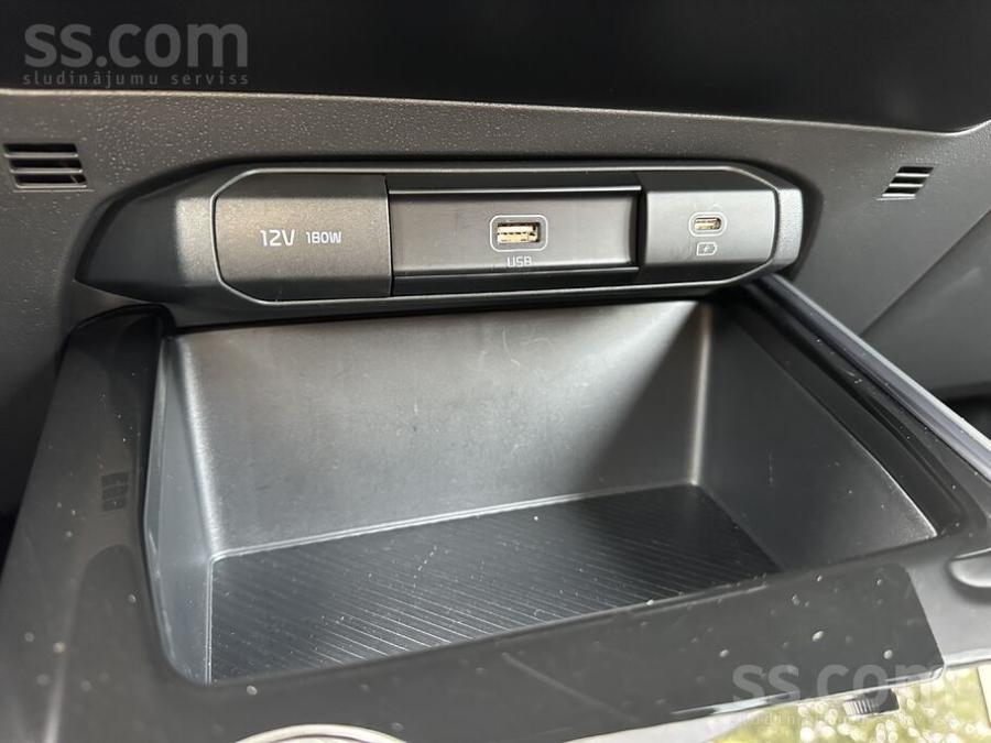 Balts Kia Niro 2022 Rīga, ar dzinēja tilpumu 1.60 L un nobraukumu 42 tūkst. km par 26490 €, foto 30 vietnē AUTOMOTO.COM.LV