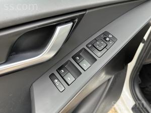 Balts Kia Niro 2022 Rīga, ar dzinēja tilpumu 1.60 L un nobraukumu 42 tūkst. km par 26490 €, foto 31 vietnē AUTOMOTO.COM.LV