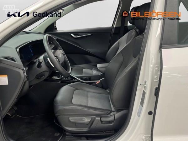 White Kia Niro 2023 in Kaunas, with an engine capacity of 0.00 L and mileage of 68 thousand km for 32018 €, photo 8 on AUTOMOTO.COM.LV