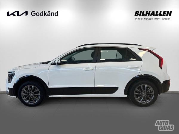 White Kia Niro 2023 in Kaunas, with an engine capacity of 0.00 L and mileage of 44 thousand km for 32829 €, photo 5 on AUTOMOTO.COM.LV