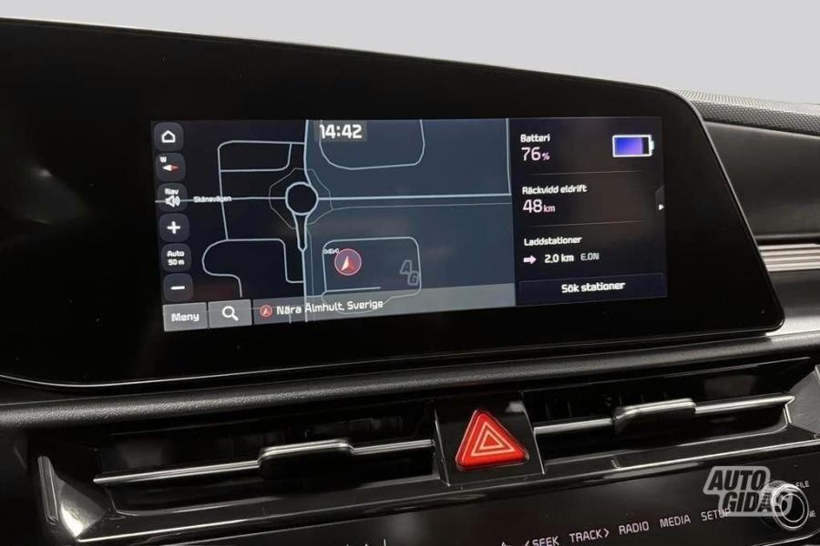 White Kia Niro 2023 in Kaunas, with an engine capacity of 0.00 L and mileage of 74 thousand km for 27282 €, photo 11 on AUTOMOTO.COM.LV